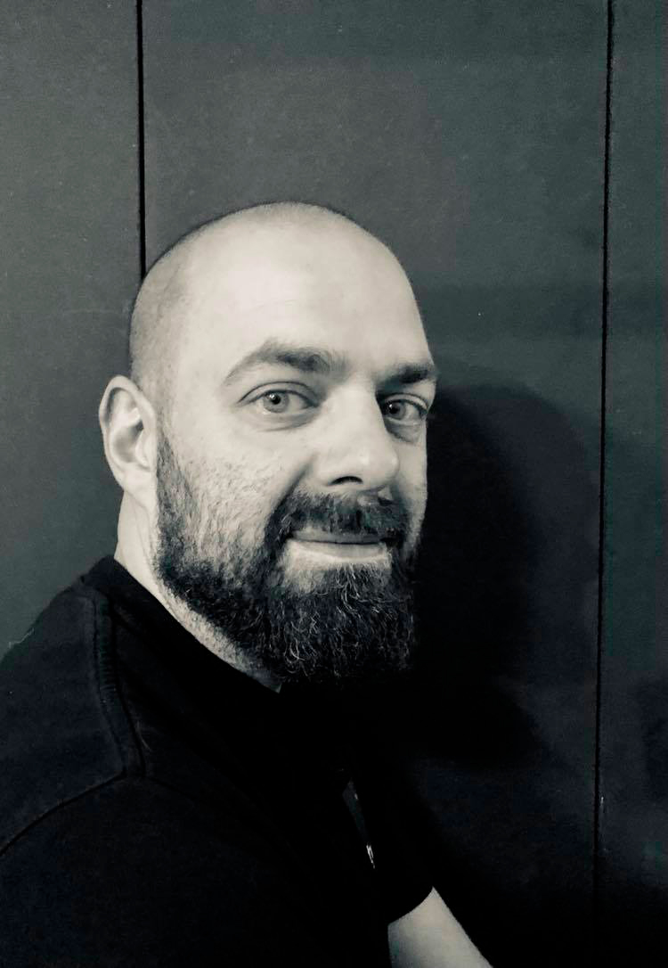 BENJAMIN SP/F – Køkar & klaver